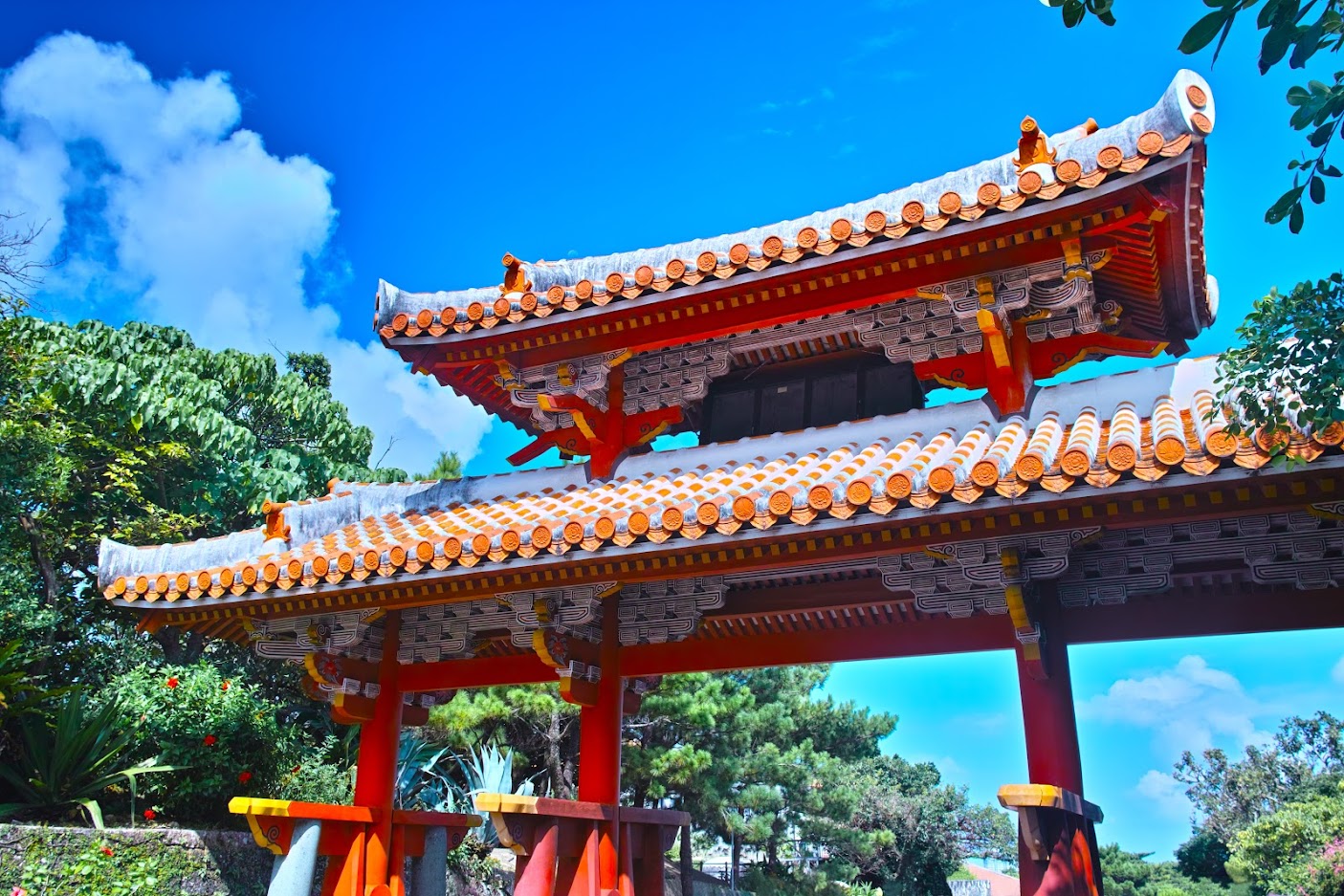 琉球王国「首里城公園」歴史探訪ツアー - Okinawa Hip Hop Bus