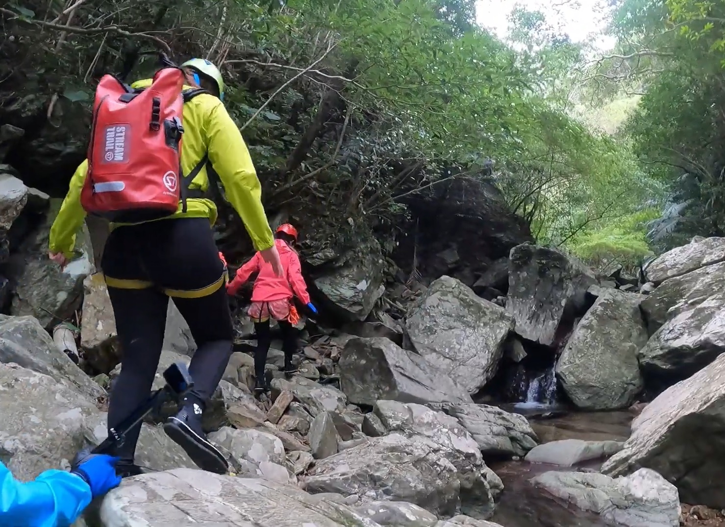 やんばるキャニオン - Okinawa Hip Hop Bus